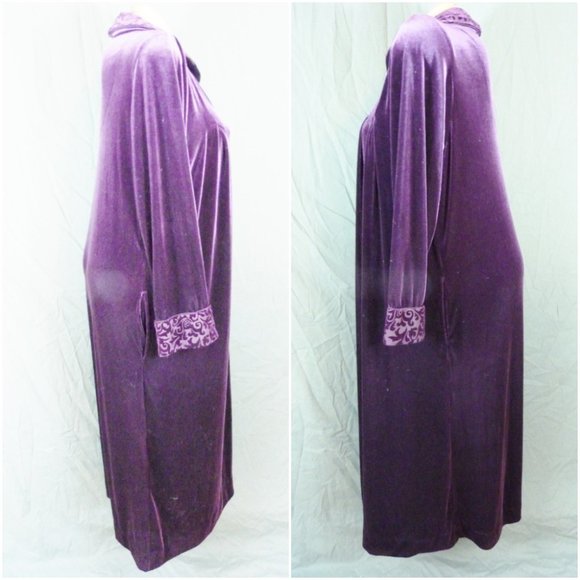 Adonna | Intimates & Sleepwear | Adonna Velvet Robe Housecoat Small ...